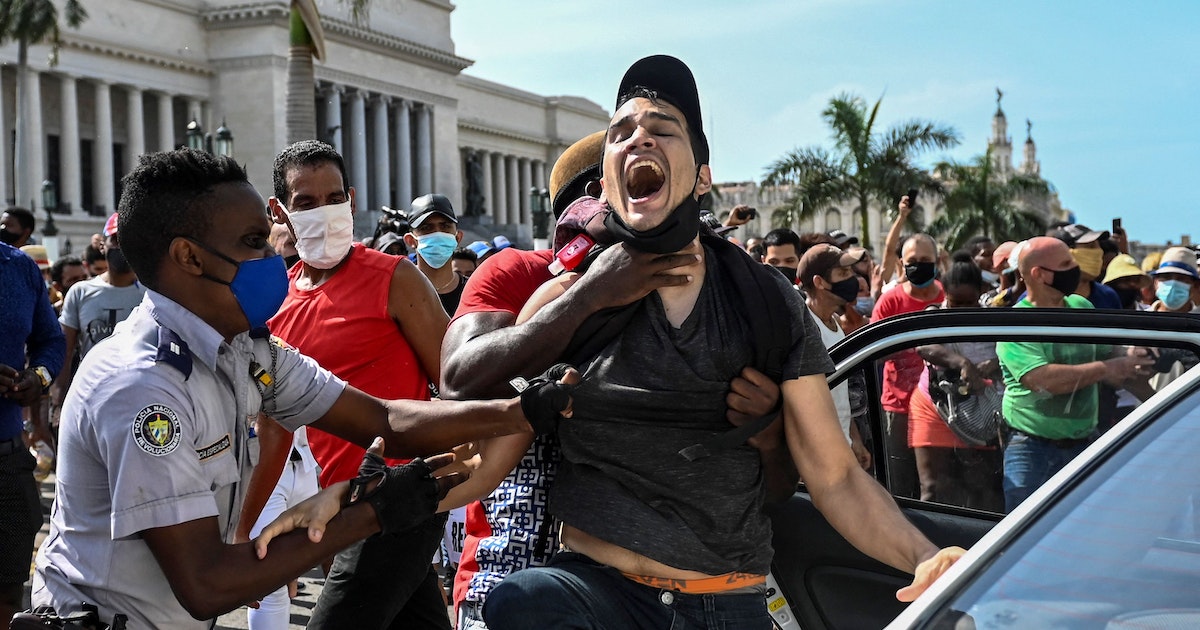 عقوبات أميركية جديدة على مسؤولين كوبيين بسبب قمع الاحتجاجات الشرق للأخبار